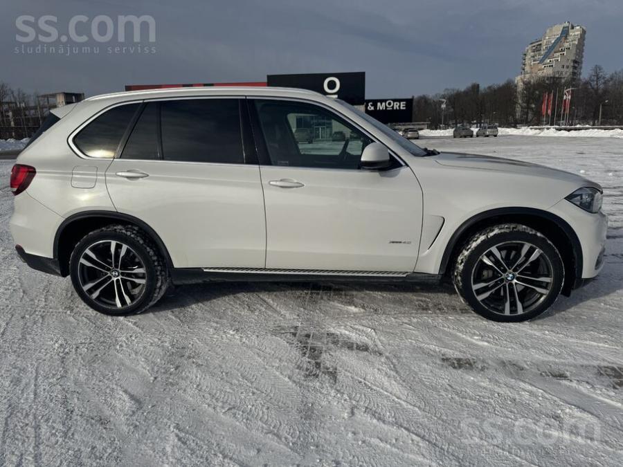 White BMW X5 2015 in Riga, with an engine capacity of 3.00 L and mileage of 217 thousand km for 23550 €, photo 6 on AUTOMOTO.COM.LV
