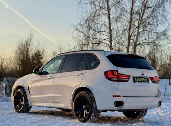 Balts BMW X5 2015 Šauļi, ar dzinēja tilpumu 2.99 L un nobraukumu 290 tūkst. km par 20550 €, foto 3 vietnē AUTOMOTO.COM.LV