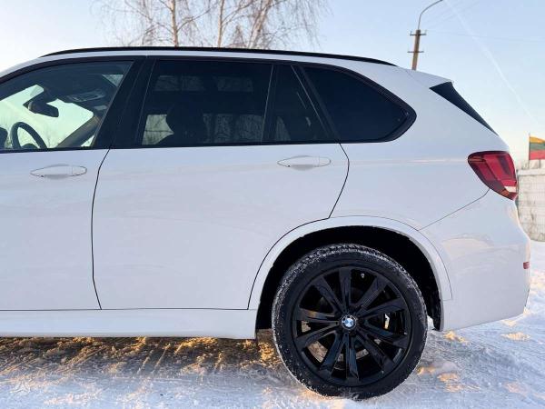 Balts BMW X5 2015 Šauļi, ar dzinēja tilpumu 2.99 L un nobraukumu 290 tūkst. km par 20550 €, foto 10 vietnē AUTOMOTO.COM.LV