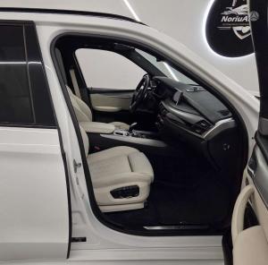 White BMW X5 2015 in Marijampole, with an engine capacity of 2.99 L and mileage of 263 thousand km for 22999 €, photo 15 on AUTOMOTO.COM.LV