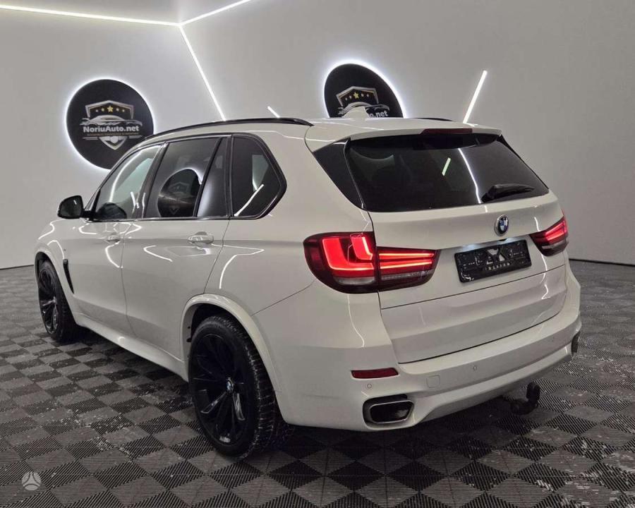 White BMW X5 2015 in Marijampole, with an engine capacity of 2.99 L and mileage of 263 thousand km for 22999 €, photo 34 on AUTOMOTO.COM.LV