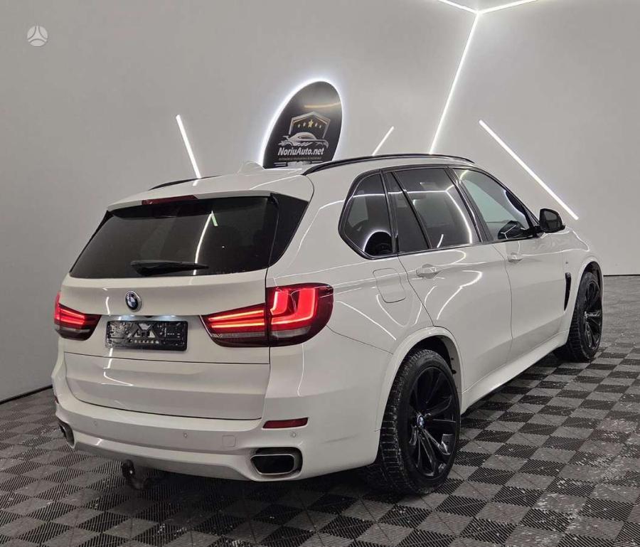 White BMW X5 2015 in Marijampole, with an engine capacity of 2.99 L and mileage of 263 thousand km for 22999 €, photo 38 on AUTOMOTO.COM.LV