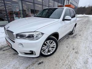 White BMW X5 2015 in Vilnius, with an engine capacity of 2.00 L and mileage of 186 thousand km for 17900 €, photo  on AUTOMOTO.COM.LV