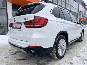 White BMW X5 2015 in Vilnius, with an engine capacity of 2.00 L and mileage of 186 thousand km for 17900 €, photo 3 on AUTOMOTO.COM.LV