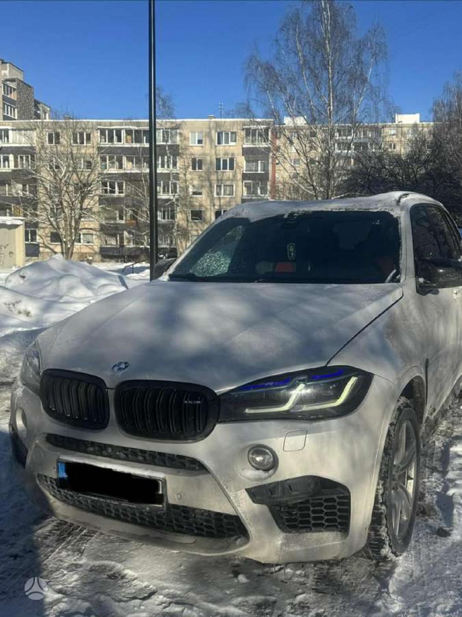 White BMW X5 2015 in Vilnius, with an engine capacity of 4.40 L and mileage of 160 thousand km for 19000 €, photo 1 on AUTOMOTO.COM.LV