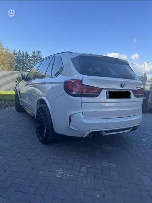 White BMW X5 2015 in Vilnius, with an engine capacity of 4.40 L and mileage of 160 thousand km for 19000 €, photo 4 on AUTOMOTO.COM.LV