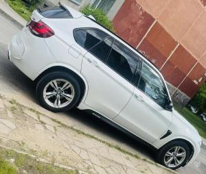 White BMW X5 2015 in Vilnius, with an engine capacity of 4.40 L and mileage of 160 thousand km for 19000 €, photo 6 on AUTOMOTO.COM.LV