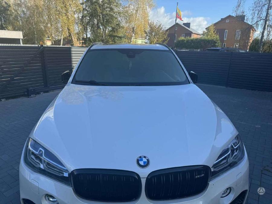 White BMW X5 2015 in Vilnius, with an engine capacity of 4.40 L and mileage of 160 thousand km for 19000 €, photo 8 on AUTOMOTO.COM.LV