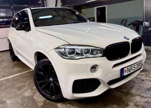 Balts BMW X5 2015 Kauņa, ar dzinēja tilpumu 2.99 L un nobraukumu 279 tūkst. km par 18200 €, foto  vietnē AUTOMOTO.COM.LV