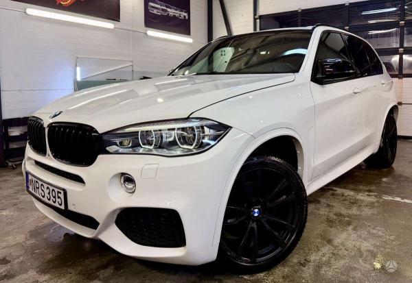White BMW X5 2015 in Kaunas, with an engine capacity of 2.99 L and mileage of 279 thousand km for 18200 €, photo 2 on AUTOMOTO.COM.LV