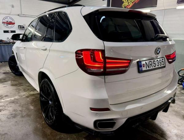 White BMW X5 2015 in Kaunas, with an engine capacity of 2.99 L and mileage of 279 thousand km for 18200 €, photo 3 on AUTOMOTO.COM.LV