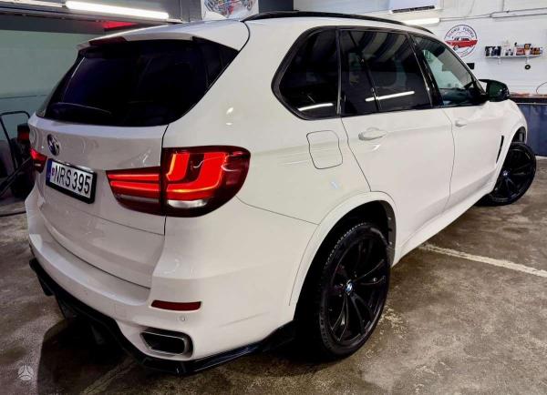 White BMW X5 2015 in Kaunas, with an engine capacity of 2.99 L and mileage of 279 thousand km for 18200 €, photo 4 on AUTOMOTO.COM.LV