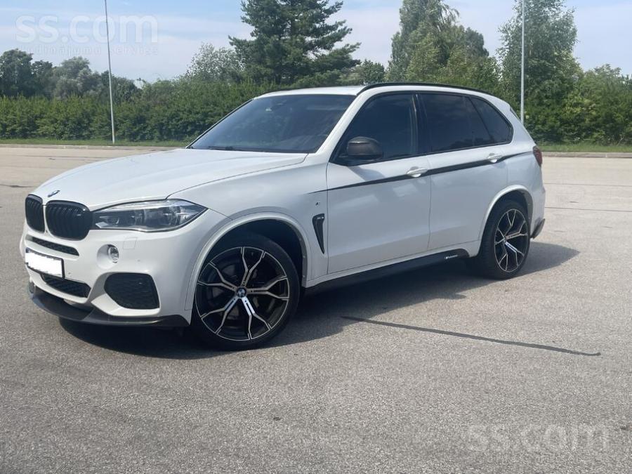 Balts BMW X5 2015 Rīga, ar dzinēja tilpumu 3.00 L un nobraukumu 193 tūkst. km par 24700 €, foto 34 vietnē AUTOMOTO.COM.LV