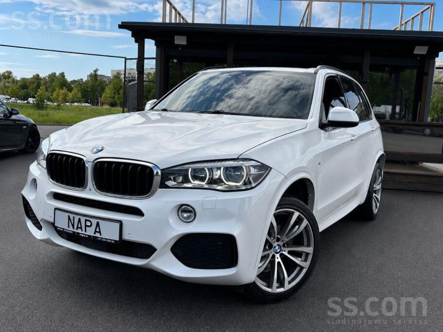 White BMW X5 2015 in Riga, with an engine capacity of 3.00 L and mileage of 238 thousand km for 21900 €, photo 1 on AUTOMOTO.COM.LV