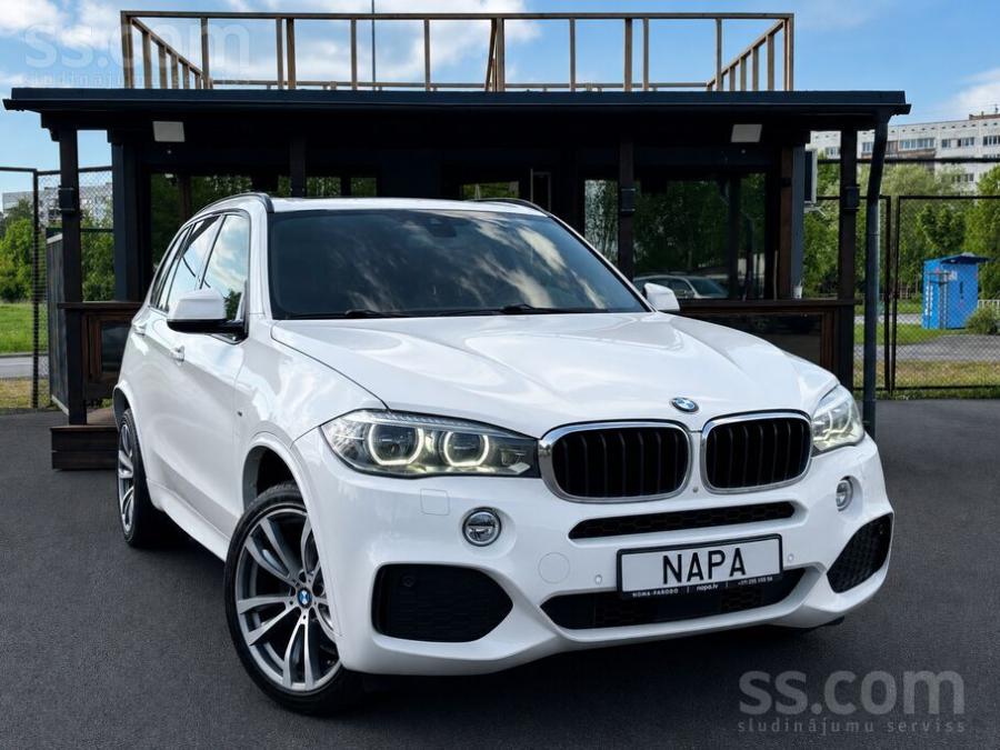 White BMW X5 2015 in Riga, with an engine capacity of 3.00 L and mileage of 238 thousand km for 21900 €, photo 3 on AUTOMOTO.COM.LV