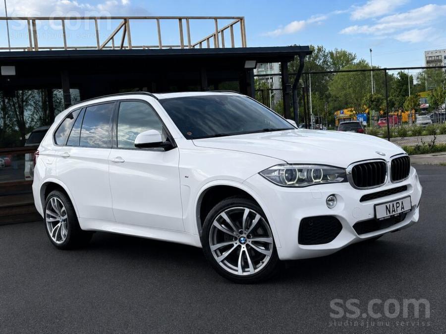 White BMW X5 2015 in Riga, with an engine capacity of 3.00 L and mileage of 238 thousand km for 21900 €, photo 5 on AUTOMOTO.COM.LV