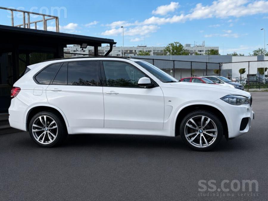 White BMW X5 2015 in Riga, with an engine capacity of 3.00 L and mileage of 238 thousand km for 21900 €, photo 6 on AUTOMOTO.COM.LV
