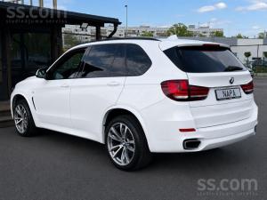 White BMW X5 2015 in Riga, with an engine capacity of 3.00 L and mileage of 238 thousand km for 21900 €, photo 7 on AUTOMOTO.COM.LV