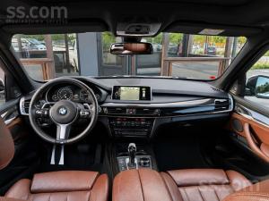 White BMW X5 2015 in Riga, with an engine capacity of 3.00 L and mileage of 238 thousand km for 21900 €, photo 19 on AUTOMOTO.COM.LV