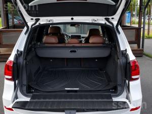 White BMW X5 2015 in Riga, with an engine capacity of 3.00 L and mileage of 238 thousand km for 21900 €, photo 21 on AUTOMOTO.COM.LV