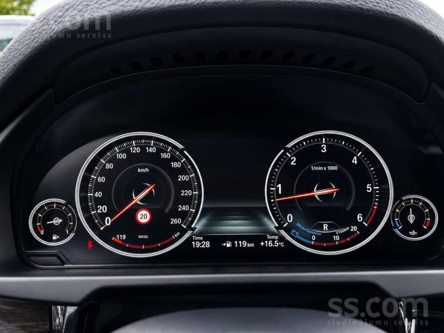 White BMW X5 2015 in Riga, with an engine capacity of 3.00 L and mileage of 238 thousand km for 21900 €, photo 28 on AUTOMOTO.COM.LV