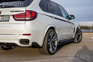 Balts BMW X5 2015 Rīga, ar dzinēja tilpumu 3.00 L un nobraukumu 63 tūkst. km par 25555 €, foto 20 vietnē AUTOMOTO.COM.LV