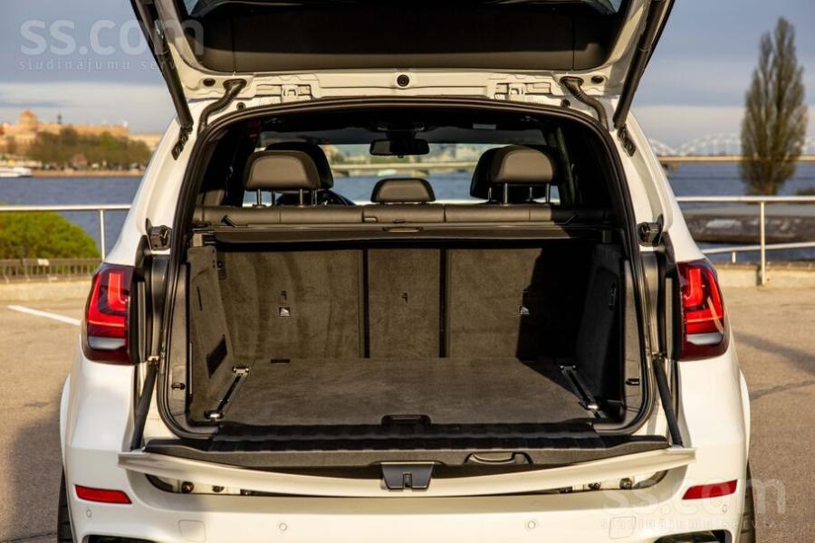 Balts BMW X5 2015 Rīga, ar dzinēja tilpumu 3.00 L un nobraukumu 63 tūkst. km par 25555 €, foto 25 vietnē AUTOMOTO.COM.LV