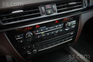 Белый БМВ Х5 2015 в Рига, объемом двигателя 3.00 л и пробегом 226 тыс. км за 21550 €, фото 13 на AUTOMOTO.COM.LV