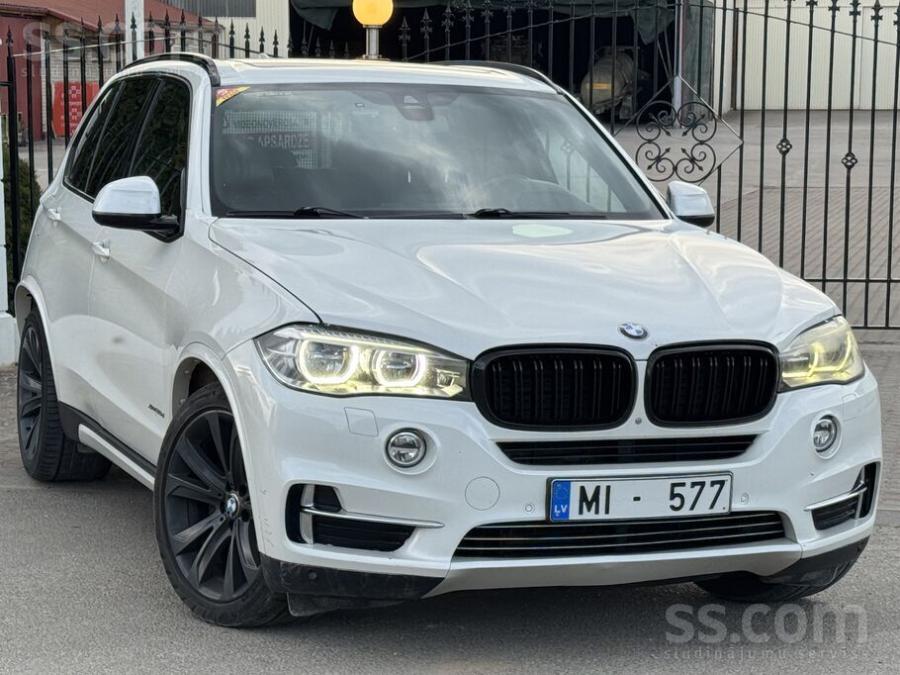 White BMW X5 2015 in Dobele, with an engine capacity of 3.00 L and mileage of 344 thousand km for 18000 €, photo 6 on AUTOMOTO.COM.LV