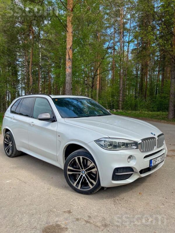 White BMW X5 2015 in Ogre, with an engine capacity of 3.00 L and mileage of 142 thousand km for 24500 €, photo 2 on AUTOMOTO.COM.LV