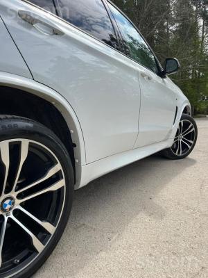 Balts BMW X5 2015 Ogre, ar dzinēja tilpumu 3.00 L un nobraukumu 142 tūkst. km par 24500 €, foto 7 vietnē AUTOMOTO.COM.LV