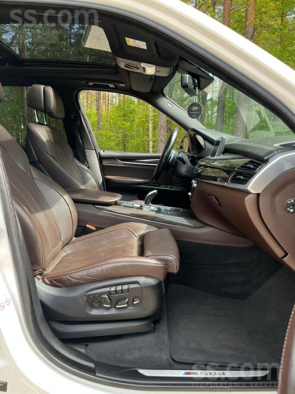 White BMW X5 2015 in Ogre, with an engine capacity of 3.00 L and mileage of 142 thousand km for 24500 €, photo 8 on AUTOMOTO.COM.LV