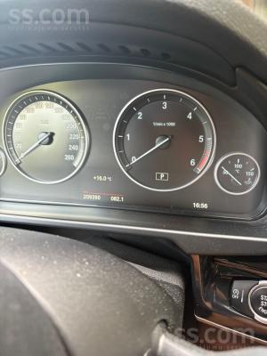 White BMW X5 2015 in Riga, with an engine capacity of 3.00 L and mileage of 226 thousand km for 17500 €, photo 16 on AUTOMOTO.COM.LV