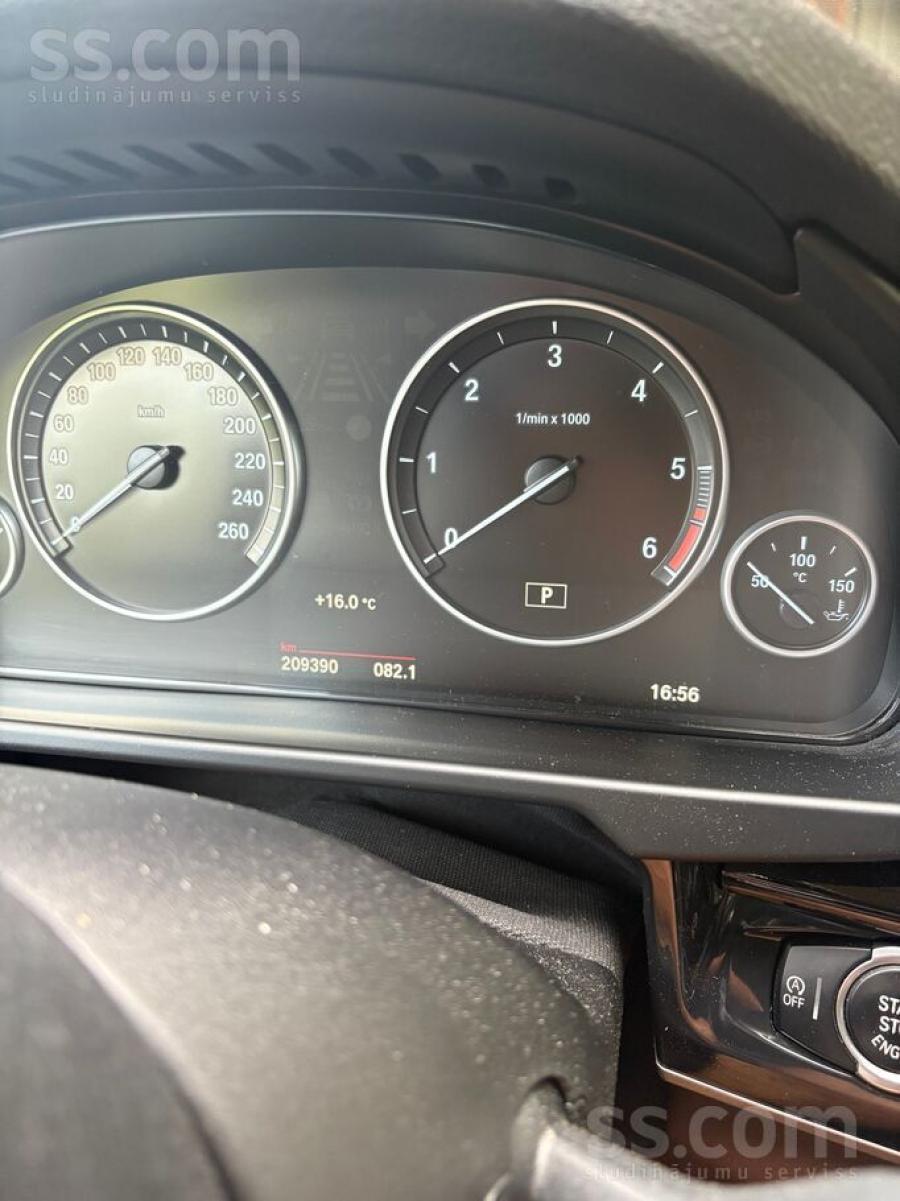 White BMW X5 2015 in Riga, with an engine capacity of 3.00 L and mileage of 226 thousand km for 17500 €, photo 16 on AUTOMOTO.COM.LV