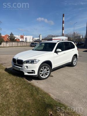 White BMW X5 2015 in Riga, with an engine capacity of 3.00 L and mileage of 226 thousand km for 17500 €, photo 21 on AUTOMOTO.COM.LV