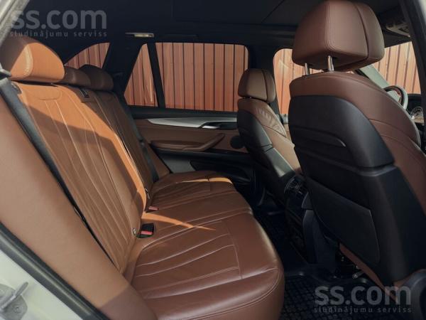 Balts BMW X5 2015 Liepāja, ar dzinēja tilpumu 3.00 L un nobraukumu 259 tūkst. km par 19950 €, foto 3 vietnē AUTOMOTO.COM.LV