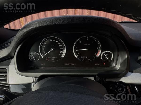 Balts BMW X5 2015 Liepāja, ar dzinēja tilpumu 3.00 L un nobraukumu 259 tūkst. km par 19950 €, foto 10 vietnē AUTOMOTO.COM.LV