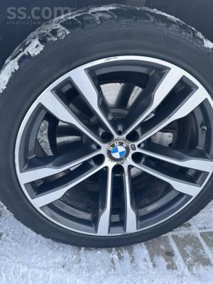 White BMW X5 2015 in Riga, with an engine capacity of 3.00 L and mileage of 200 thousand km for 23550 €, photo 16 on AUTOMOTO.COM.LV
