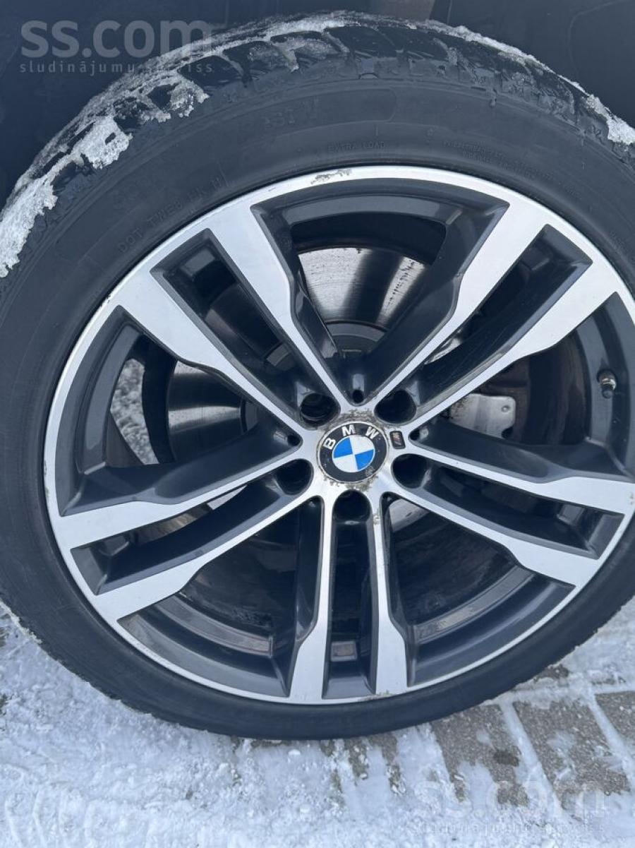 White BMW X5 2015 in Riga, with an engine capacity of 3.00 L and mileage of 200 thousand km for 23550 €, photo 16 on AUTOMOTO.COM.LV