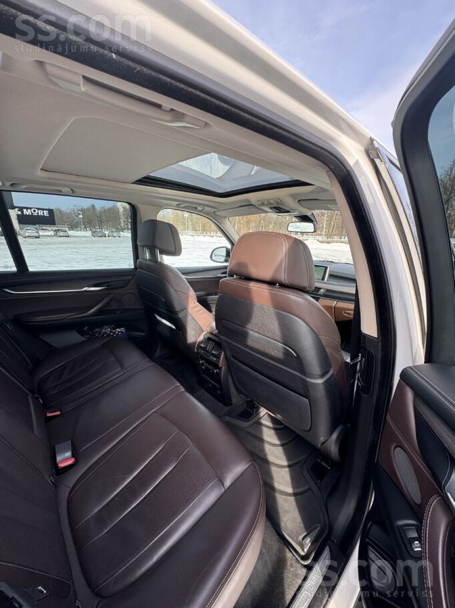 White BMW X5 2015 in Riga, with an engine capacity of 3.00 L and mileage of 200 thousand km for 23550 €, photo 19 on AUTOMOTO.COM.LV