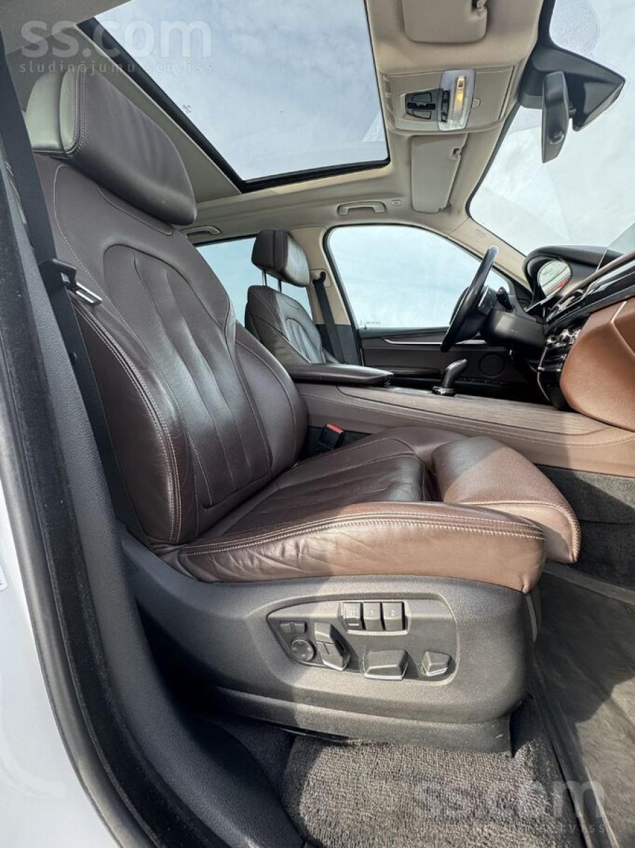 White BMW X5 2015 in Riga, with an engine capacity of 3.00 L and mileage of 200 thousand km for 23550 €, photo 20 on AUTOMOTO.COM.LV