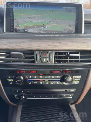 White BMW X5 2015 in Riga, with an engine capacity of 3.00 L and mileage of 200 thousand km for 23550 €, photo 26 on AUTOMOTO.COM.LV