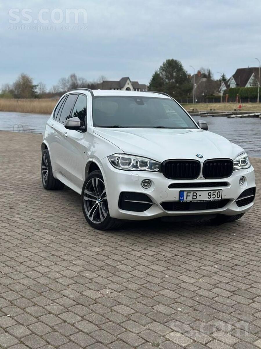 White BMW X5 2015 in Riga, with an engine capacity of 3.00 L and mileage of 142 thousand km for 25500 €, photo 1 on AUTOMOTO.COM.LV