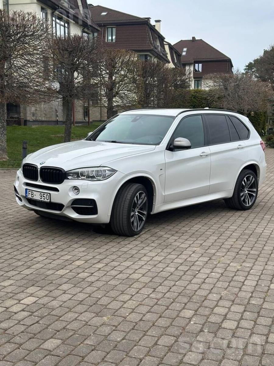 White BMW X5 2015 in Riga, with an engine capacity of 3.00 L and mileage of 142 thousand km for 25500 €, photo 3 on AUTOMOTO.COM.LV