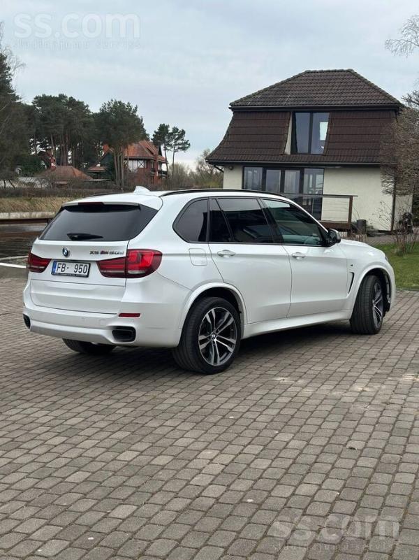 White BMW X5 2015 in Riga, with an engine capacity of 3.00 L and mileage of 142 thousand km for 25500 €, photo 3 on AUTOMOTO.COM.LV