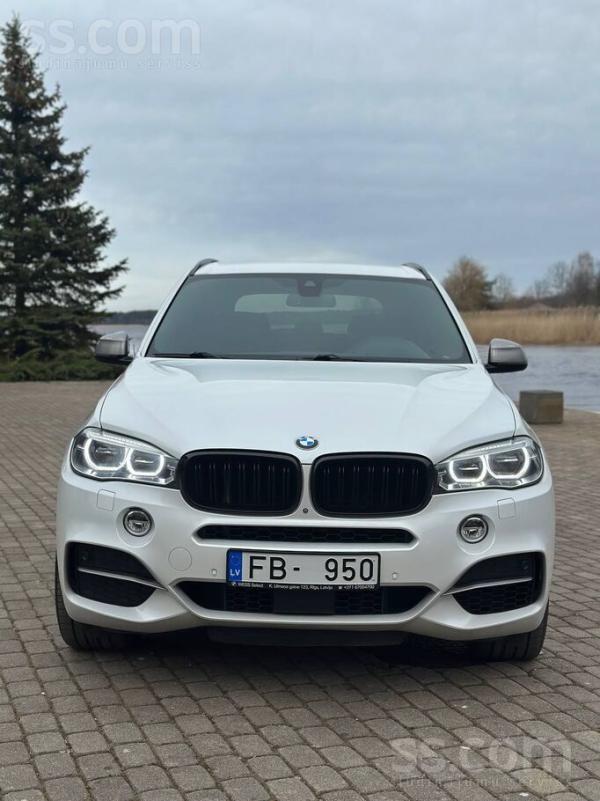 White BMW X5 2015 in Riga, with an engine capacity of 3.00 L and mileage of 142 thousand km for 25500 €, photo 6 on AUTOMOTO.COM.LV