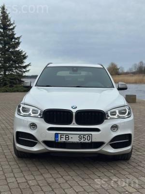 White BMW X5 2015 in Riga, with an engine capacity of 3.00 L and mileage of 142 thousand km for 25500 €, photo 7 on AUTOMOTO.COM.LV
