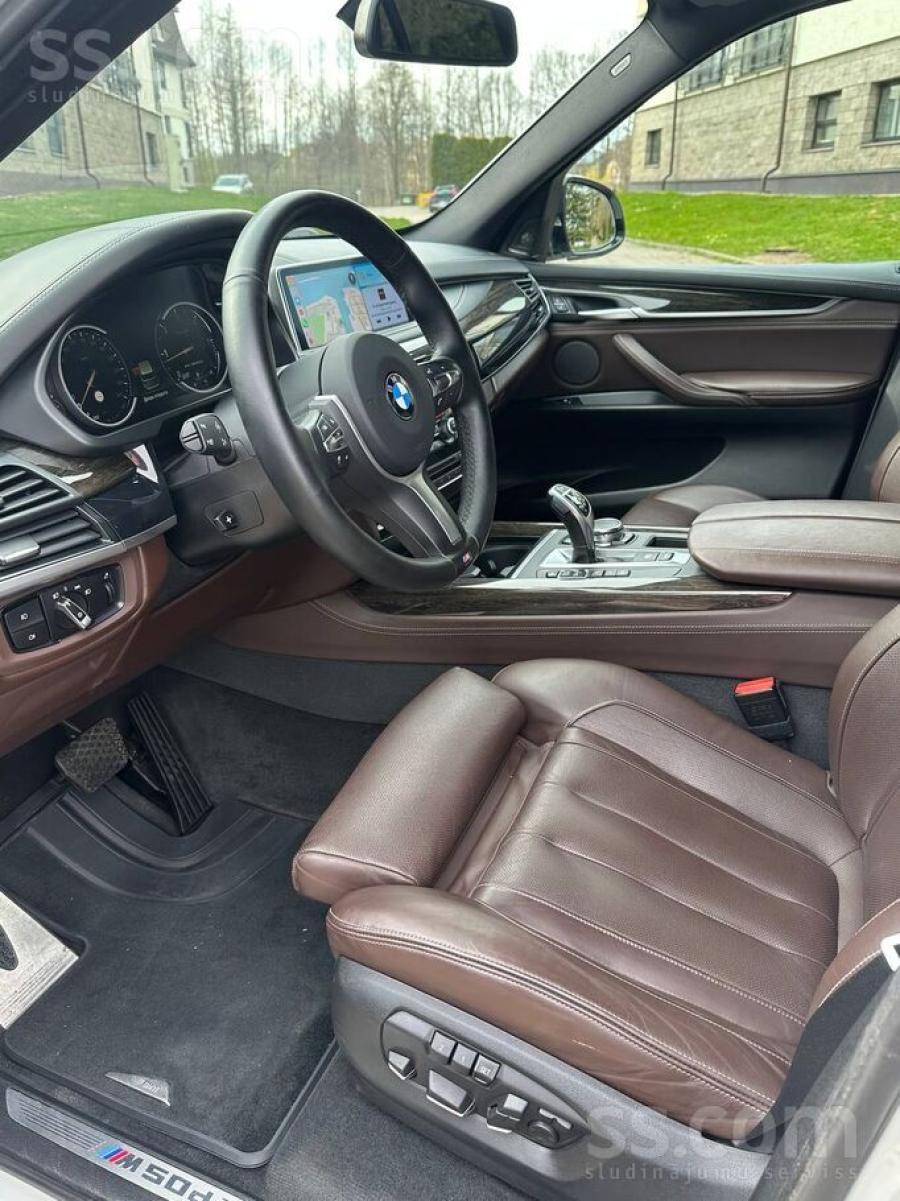 White BMW X5 2015 in Riga, with an engine capacity of 3.00 L and mileage of 142 thousand km for 25500 €, photo 14 on AUTOMOTO.COM.LV