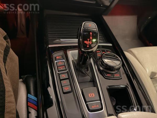 Balts BMW X5 2015 Rīga, ar dzinēja tilpumu 3.00 L un nobraukumu 149 tūkst. km par 25500 €, foto 7 vietnē AUTOMOTO.COM.LV