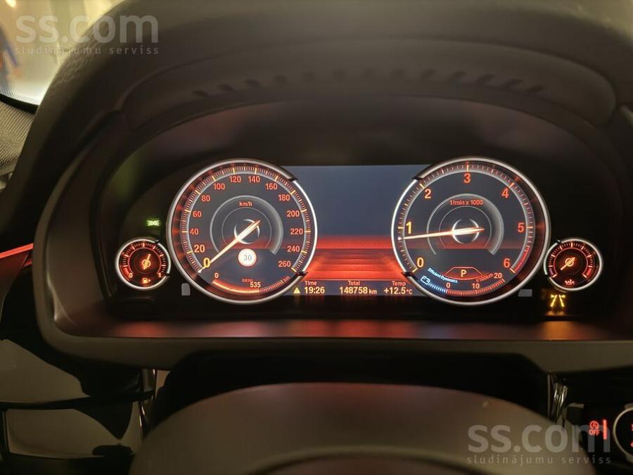 White BMW X5 2015 in Riga, with an engine capacity of 3.00 L and mileage of 149 thousand km for 25500 €, photo 9 on AUTOMOTO.COM.LV